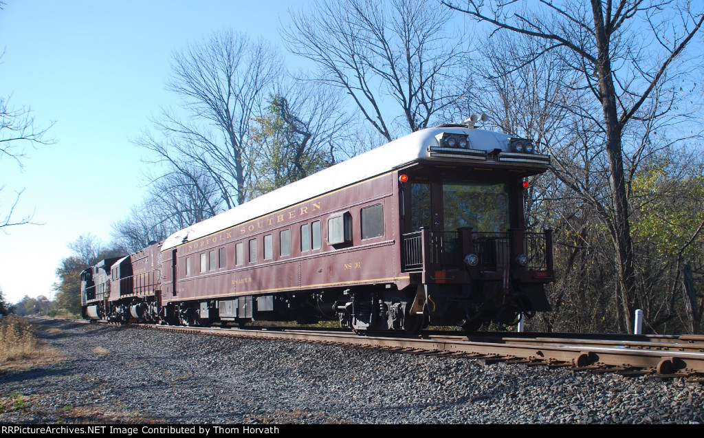 NS 905 heads back out on to the main at CP SULLY